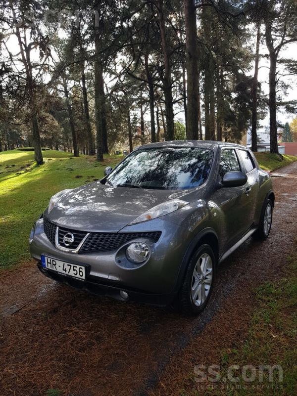 Grey Nissan Juke 2011 in Riga, with an engine capacity of 1.60 L and mileage of 180 thousand km for 6500 €, photo 2 on AUTOMOTO.COM.LV