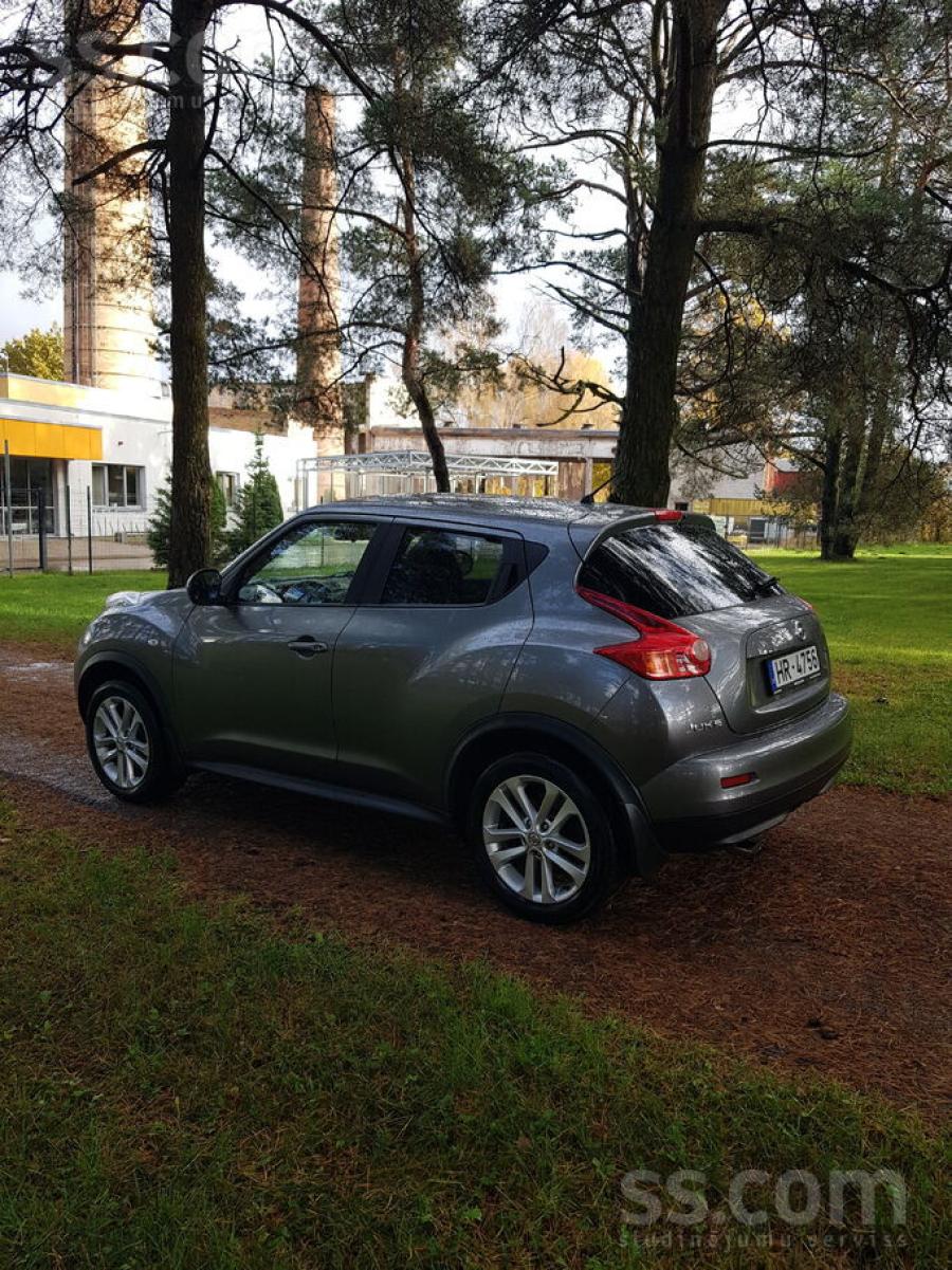 Grey Nissan Juke 2011 in Riga, with an engine capacity of 1.60 L and mileage of 180 thousand km for 6500 €, photo 9 on AUTOMOTO.COM.LV