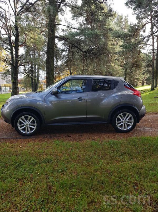 Grey Nissan Juke 2011 in Riga, with an engine capacity of 1.60 L and mileage of 180 thousand km for 6500 €, photo 10 on AUTOMOTO.COM.LV