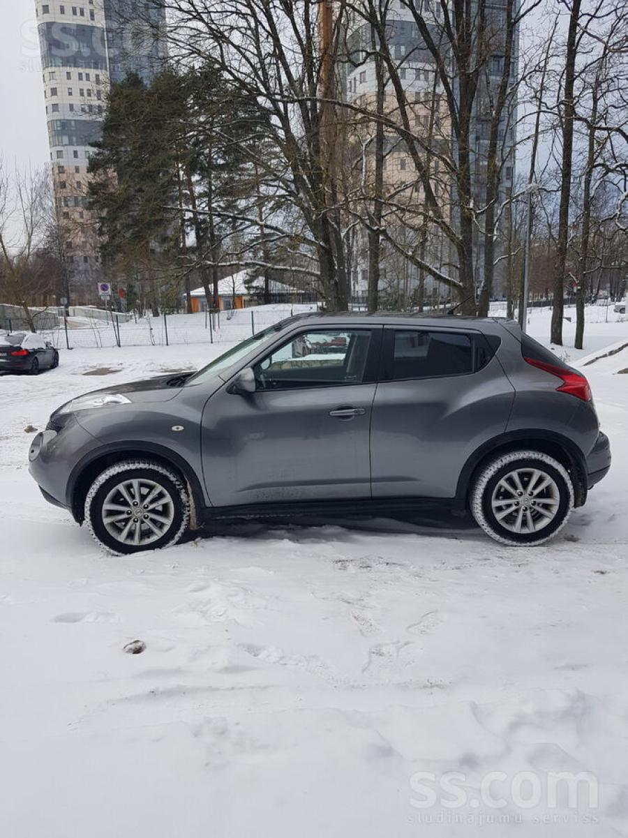 Pelēks Nissan Juke 2011 Rīga, ar dzinēja tilpumu 1.60 L un nobraukumu 180 tūkst. km par 6500 €, foto 1 vietnē AUTOMOTO.COM.LV