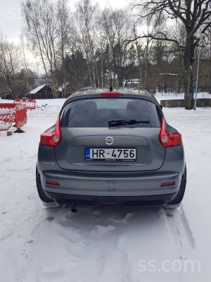 Grey Nissan Juke 2011 in Riga, with an engine capacity of 1.60 L and mileage of 180 thousand km for 6400 €, photo 3 on AUTOMOTO.COM.LV