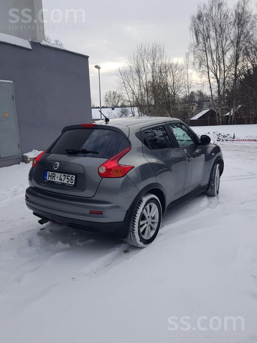 Grey Nissan Juke 2011 in Riga, with an engine capacity of 1.60 L and mileage of 180 thousand km for 6400 €, photo 4 on AUTOMOTO.COM.LV