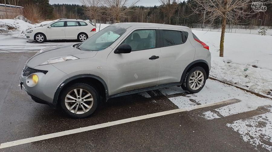 Grey Nissan Juke 2011 in Vilnius, with an engine capacity of 1.60 L and mileage of 201 thousand km for 4950 €, photo 1 on AUTOMOTO.COM.LV