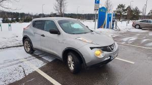Grey Nissan Juke 2011 in Vilnius, with an engine capacity of 1.60 L and mileage of 201 thousand km for 4950 €, photo 4 on AUTOMOTO.COM.LV