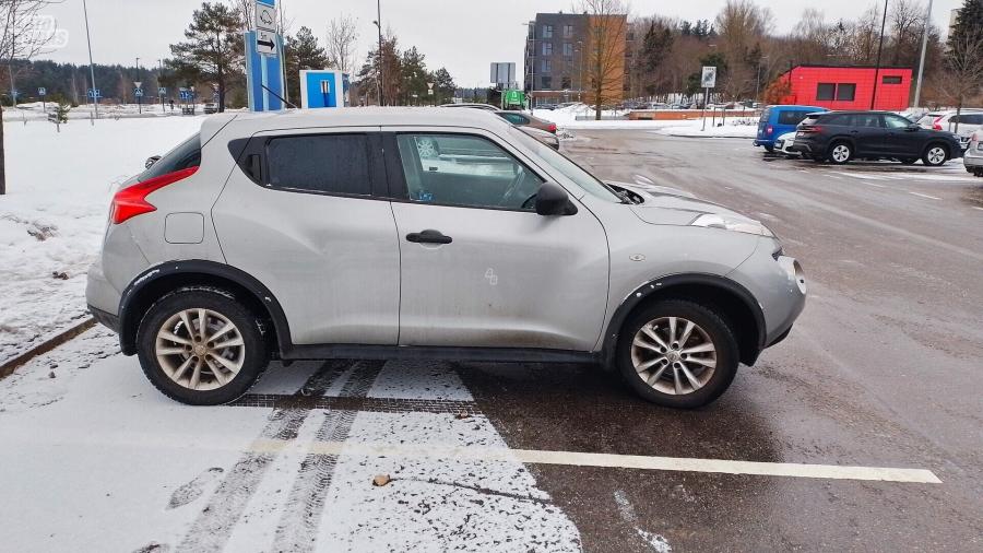 Grey Nissan Juke 2011 in Vilnius, with an engine capacity of 1.60 L and mileage of 201 thousand km for 4950 €, photo 5 on AUTOMOTO.COM.LV