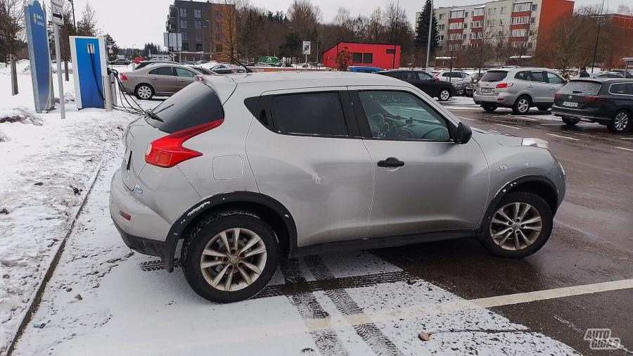 Grey Nissan Juke 2011 in Vilnius, with an engine capacity of 1.60 L and mileage of 201 thousand km for 4950 €, photo 6 on AUTOMOTO.COM.LV