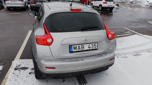 Grey Nissan Juke 2011 in Vilnius, with an engine capacity of 1.60 L and mileage of 201 thousand km for 4950 €, photo 7 on AUTOMOTO.COM.LV
