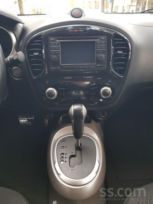 Grey Nissan Juke 2011 in Riga, with an engine capacity of 1.60 L and mileage of 179 thousand km for 6300 €, photo 9 on AUTOMOTO.COM.LV