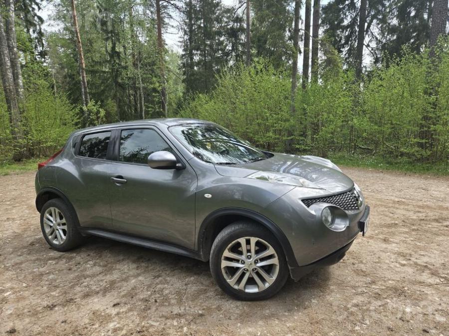 Pelēks Nissan Juke 2011 Cēsis, ar dzinēja tilpumu 1.50 L un nobraukumu 259 tūkst. km par 3990 €, foto 1 vietnē AUTOMOTO.COM.LV
