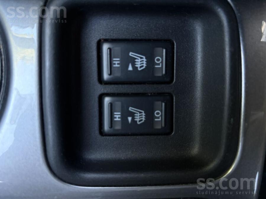 Pelēks Nissan Juke 2011 Jelgava, ar dzinēja tilpumu 1.60 L un nobraukumu 226 tūkst. km par 3950 €, foto 13 vietnē AUTOMOTO.COM.LV
