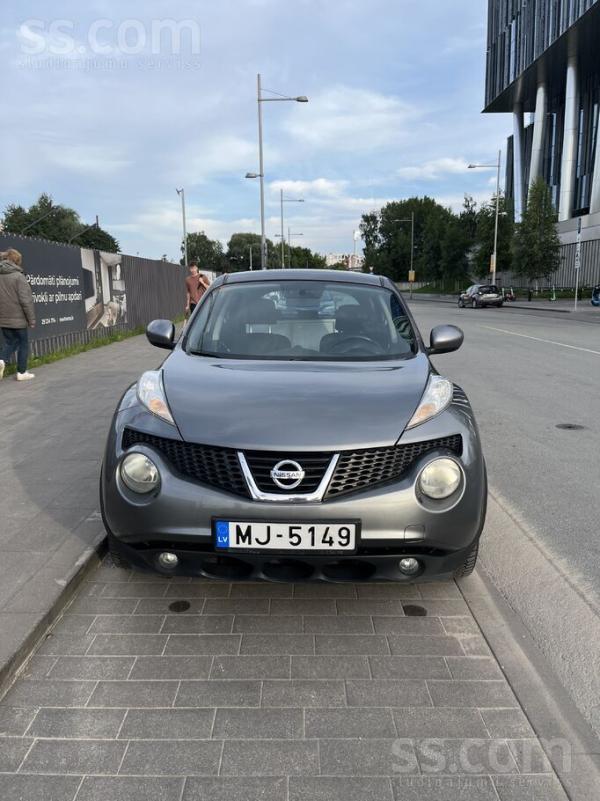 Pelēks Nissan Juke 2011 Rīga, ar dzinēja tilpumu 1.60 L un nobraukumu 159 tūkst. km par 4890 €, foto 5 vietnē AUTOMOTO.COM.LV