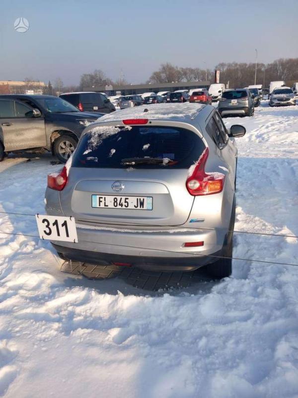 Grey Nissan Juke 2012 in Taurage, with an engine capacity of 1.60 L and mileage of 150 thousand km for 2350 €, photo 4 on AUTOMOTO.COM.LV