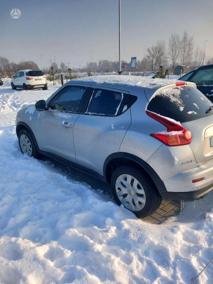 Grey Nissan Juke 2012 in Taurage, with an engine capacity of 1.60 L and mileage of 150 thousand km for 2350 €, photo 5 on AUTOMOTO.COM.LV