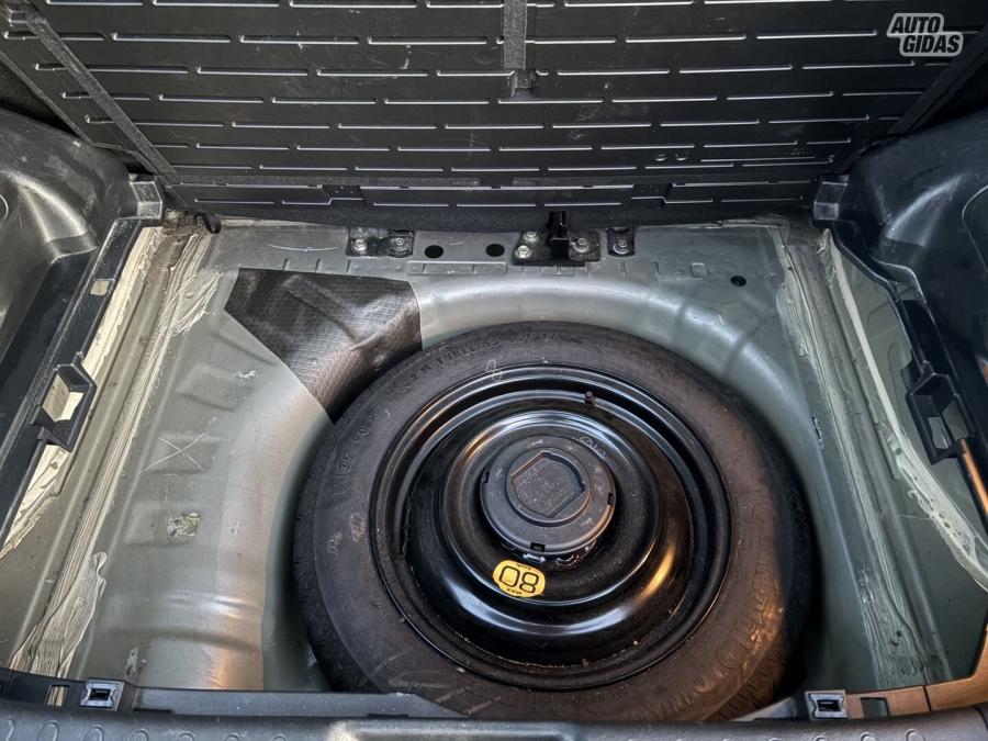 Grey Nissan Juke 2012 in Klaipeda, with an engine capacity of 1.60 L and mileage of 214 thousand km for 4300 €, photo 14 on AUTOMOTO.COM.LV