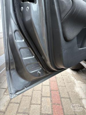 Grey Nissan Juke 2012 in Klaipeda, with an engine capacity of 1.60 L and mileage of 214 thousand km for 4300 €, photo 21 on AUTOMOTO.COM.LV