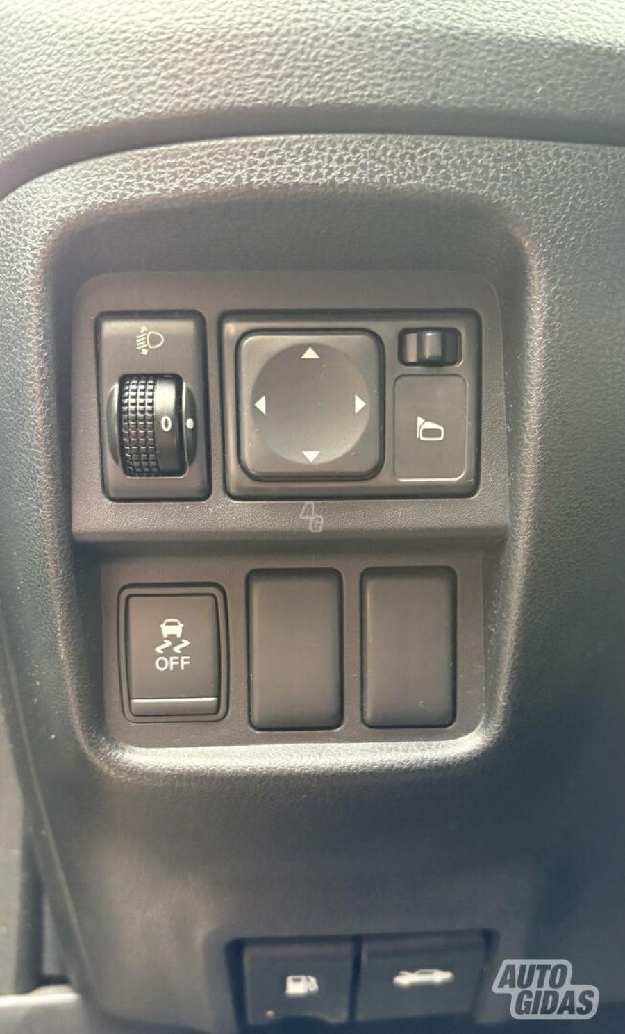 Grey Nissan Juke 2012 in Klaipeda, with an engine capacity of 1.60 L and mileage of 214 thousand km for 4300 €, photo 22 on AUTOMOTO.COM.LV