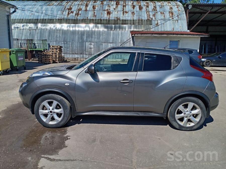 Grey Nissan Juke 2012 in Jurmala, with an engine capacity of 1.60 L and mileage of 150 thousand km for 5300 €, photo 4 on AUTOMOTO.COM.LV