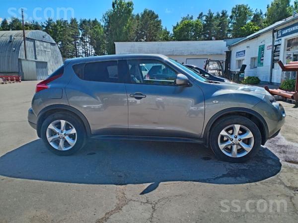 Grey Nissan Juke 2012 in Jurmala, with an engine capacity of 1.60 L and mileage of 150 thousand km for 5300 €, photo 4 on AUTOMOTO.COM.LV
