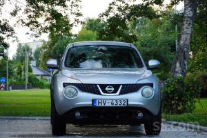 Grey Nissan Juke 2012 in Riga, with an engine capacity of 1.60 L and mileage of 257 thousand km for 4500 €, photo  on AUTOMOTO.COM.LV