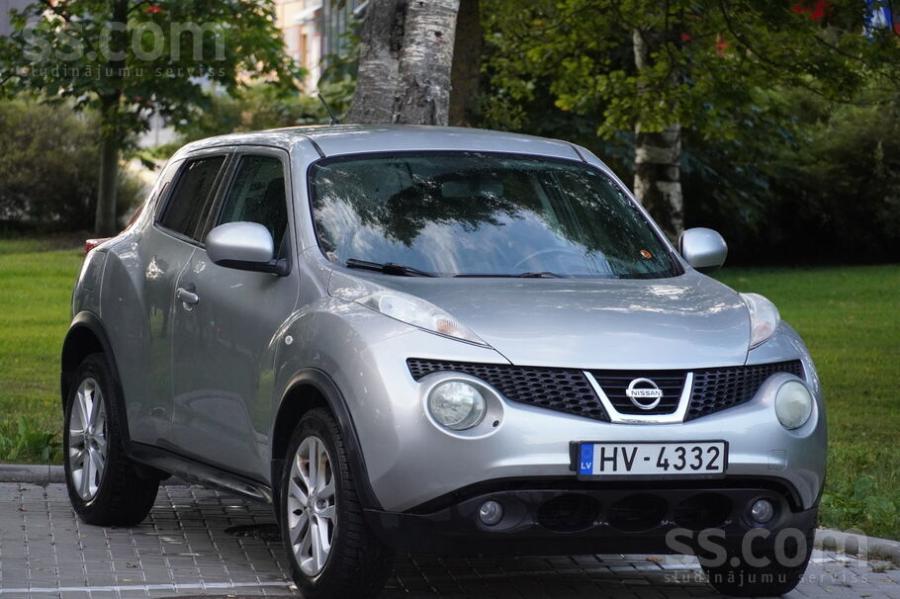 Grey Nissan Juke 2012 in Riga, with an engine capacity of 1.60 L and mileage of 257 thousand km for 4500 €, photo 3 on AUTOMOTO.COM.LV
