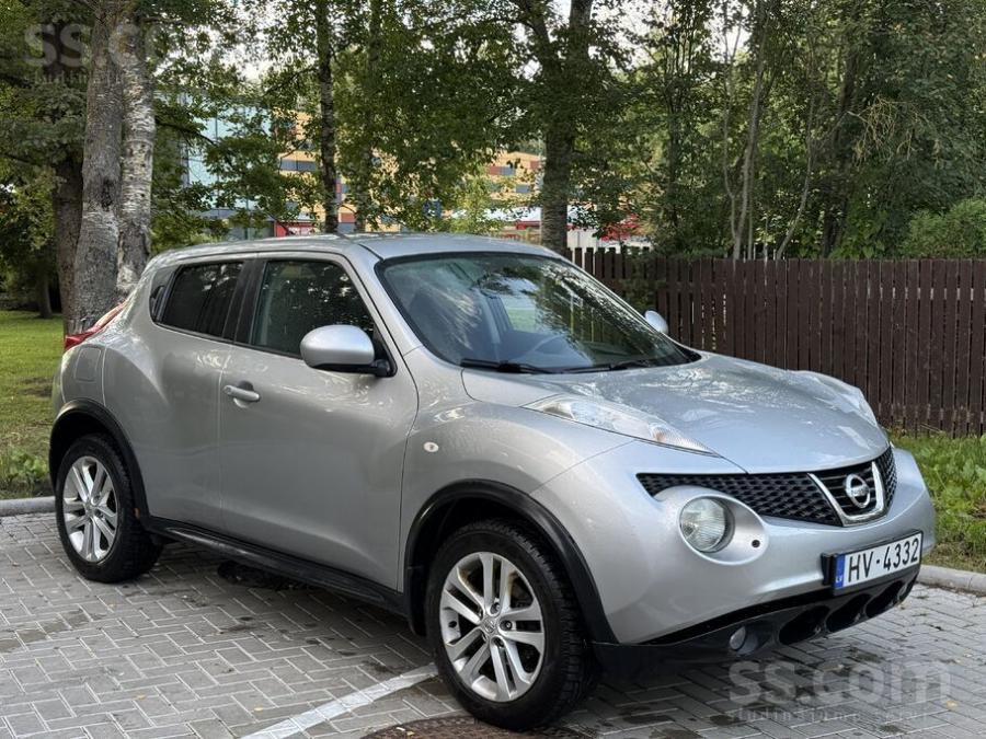Grey Nissan Juke 2012 in Riga, with an engine capacity of 1.60 L and mileage of 257 thousand km for 4500 €, photo 5 on AUTOMOTO.COM.LV