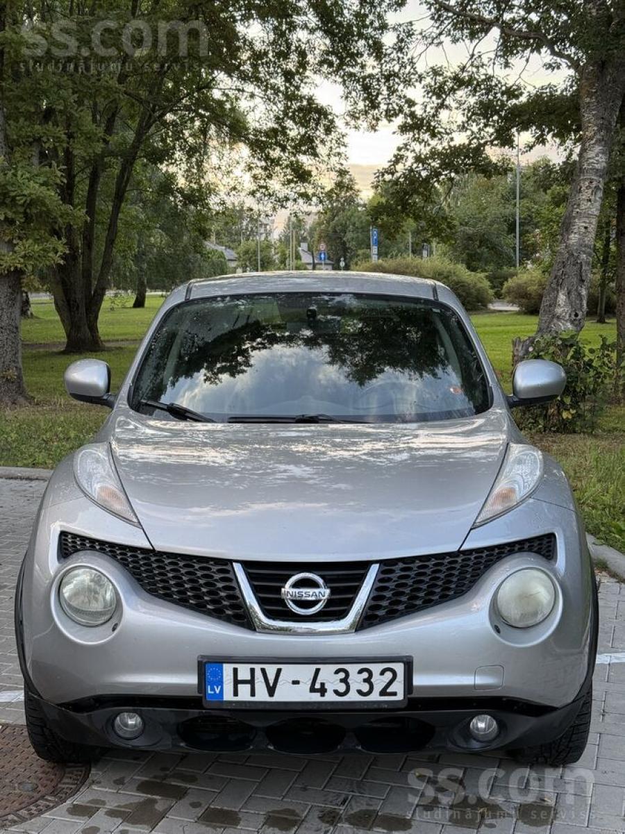 Grey Nissan Juke 2012 in Riga, with an engine capacity of 1.60 L and mileage of 257 thousand km for 4500 €, photo 6 on AUTOMOTO.COM.LV