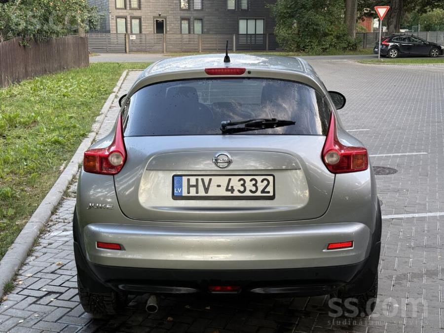 Grey Nissan Juke 2012 in Riga, with an engine capacity of 1.60 L and mileage of 257 thousand km for 4500 €, photo 7 on AUTOMOTO.COM.LV