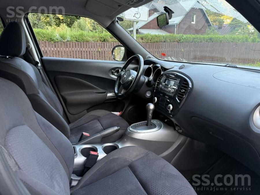 Grey Nissan Juke 2012 in Riga, with an engine capacity of 1.60 L and mileage of 257 thousand km for 4500 €, photo 18 on AUTOMOTO.COM.LV