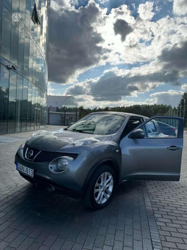 Grey Nissan Juke 2012 in Siauliai, with an engine capacity of 1.60 L and mileage of 159 thousand km for 7000 €, photo 1 on AUTOMOTO.COM.LV