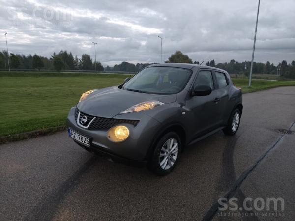 Grey Nissan Juke 2012 in Ogre, with an engine capacity of 1.60 L and mileage of 136 thousand km for 4250 €, photo 1 on AUTOMOTO.COM.LV