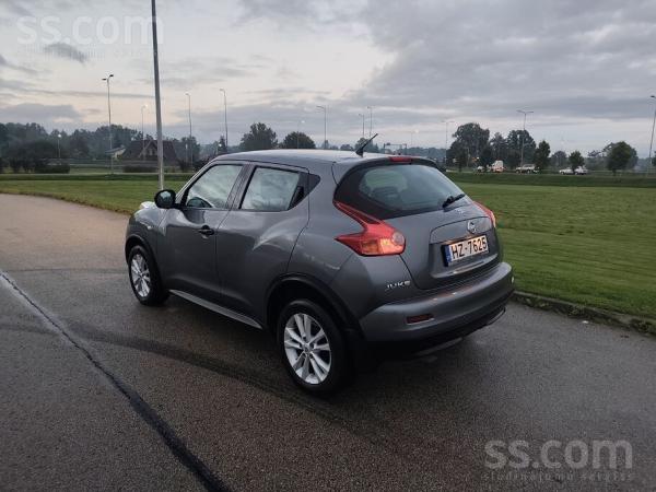Grey Nissan Juke 2012 in Ogre, with an engine capacity of 1.60 L and mileage of 136 thousand km for 4250 €, photo 3 on AUTOMOTO.COM.LV