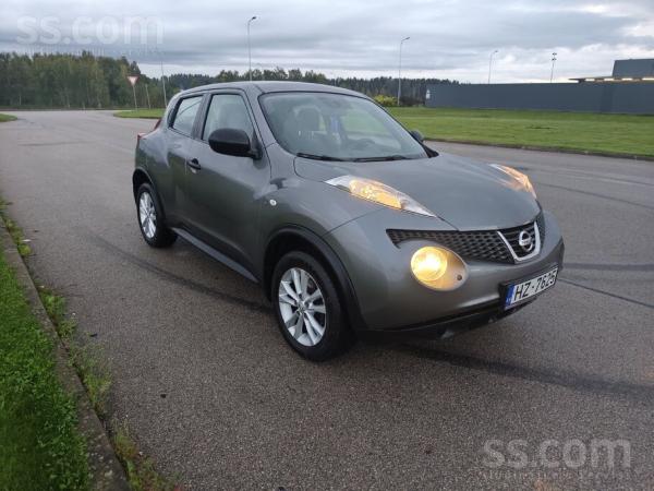 Grey Nissan Juke 2012 in Ogre, with an engine capacity of 1.60 L and mileage of 136 thousand km for 4250 €, photo 4 on AUTOMOTO.COM.LV