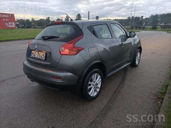 Grey Nissan Juke 2012 in Ogre, with an engine capacity of 1.60 L and mileage of 136 thousand km for 4250 €, photo 5 on AUTOMOTO.COM.LV