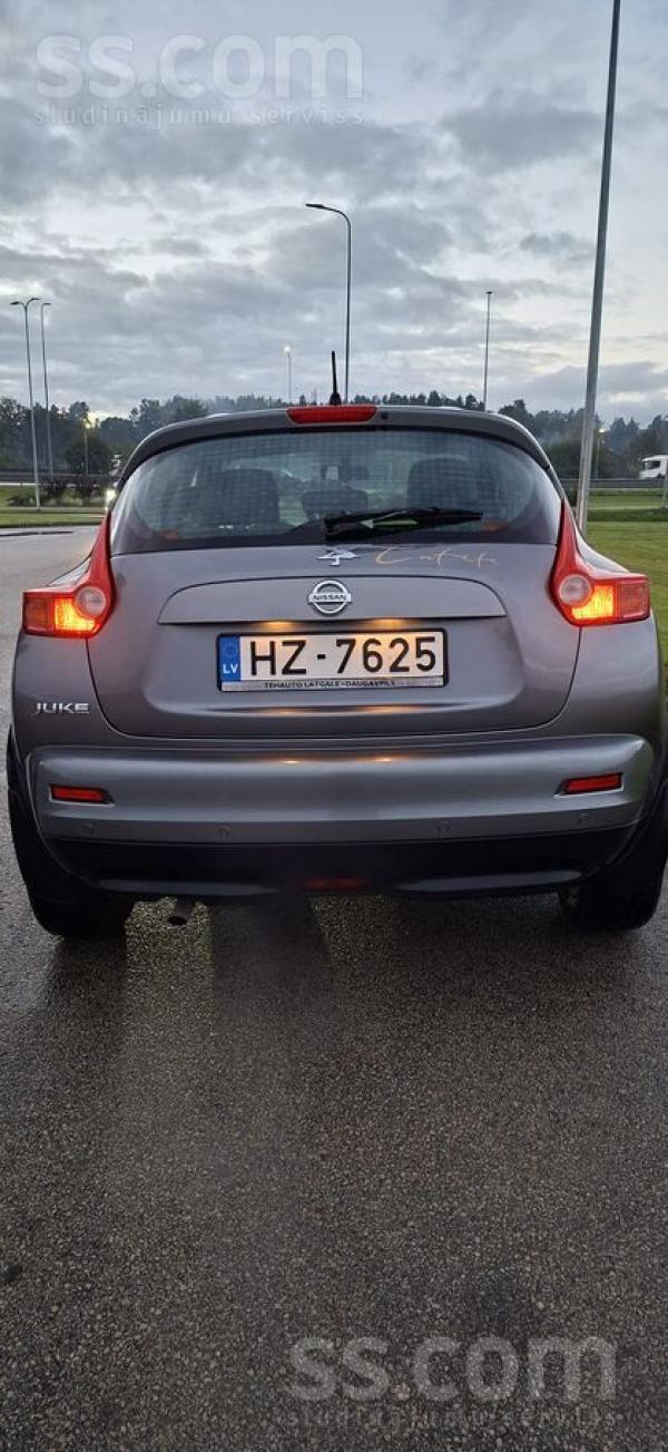 Grey Nissan Juke 2012 in Ogre, with an engine capacity of 1.60 L and mileage of 136 thousand km for 4250 €, photo 6 on AUTOMOTO.COM.LV