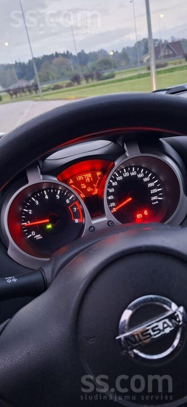 Grey Nissan Juke 2012 in Ogre, with an engine capacity of 1.60 L and mileage of 136 thousand km for 4250 €, photo 8 on AUTOMOTO.COM.LV