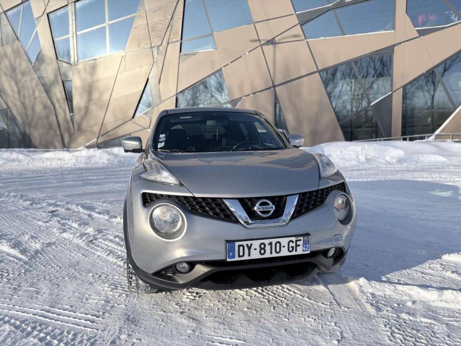 Pelēks Nissan Juke 2015 Šauļi, ar dzinēja tilpumu 1.20 L un nobraukumu 121 tūkst. km par 5200 €, foto 3 vietnē AUTOMOTO.COM.LV
