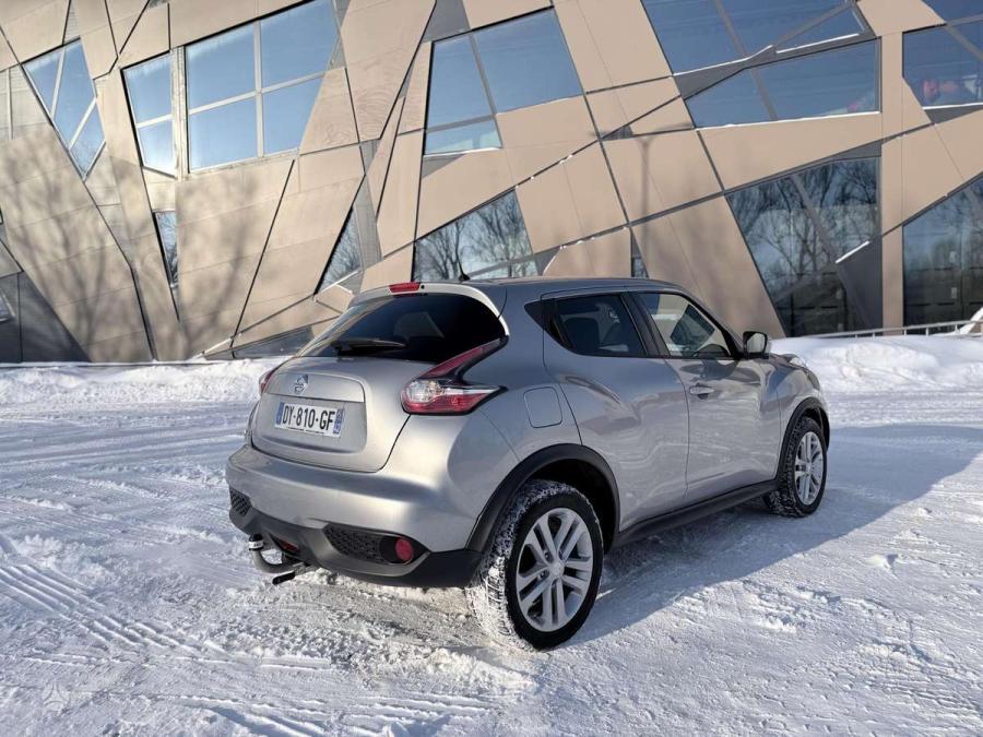 Pelēks Nissan Juke 2015 Šauļi, ar dzinēja tilpumu 1.20 L un nobraukumu 121 tūkst. km par 5200 €, foto 18 vietnē AUTOMOTO.COM.LV