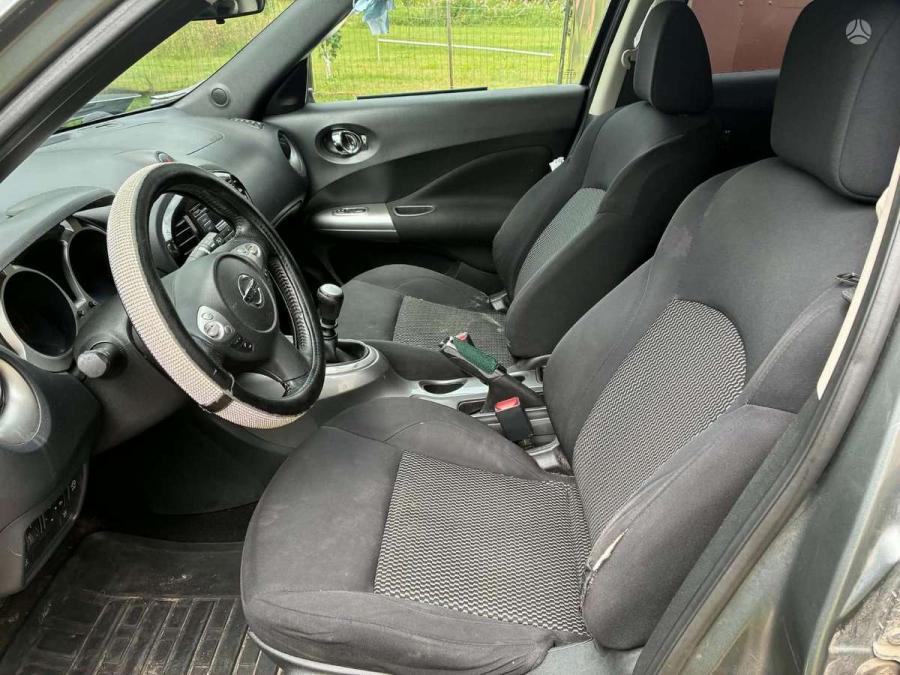Grey Nissan Juke 2015 in Silute, with an engine capacity of 1.20 L and mileage of 242 thousand km for 3500 €, photo 8 on AUTOMOTO.COM.LV