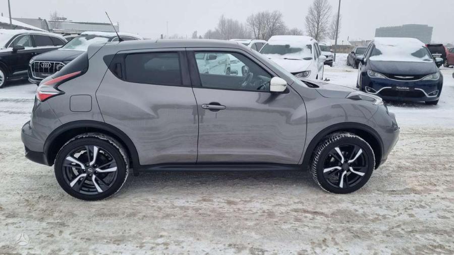 Grey Nissan Juke 2016 in Siauliai, with an engine capacity of 1.46 L and mileage of 116 thousand km for 7399 €, photo 9 on AUTOMOTO.COM.LV