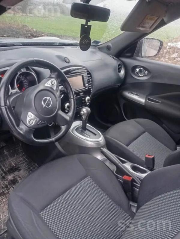 Grey Nissan Juke 2017 in Jekabpils, with an engine capacity of 1.60 L and mileage of 253 thousand km for 5700 €, photo 4 on AUTOMOTO.COM.LV