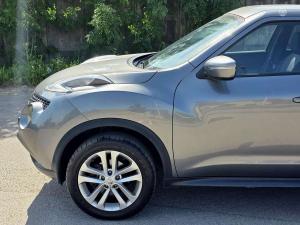 Pelēks Nissan Juke 2017 Šauļi, ar dzinēja tilpumu 1.60 L un nobraukumu 139 tūkst. km par 6700 €, foto 4 vietnē AUTOMOTO.COM.LV