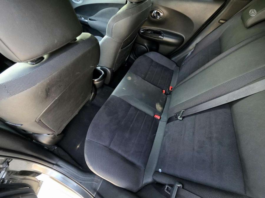 Pelēks Nissan Juke 2017 Šauļi, ar dzinēja tilpumu 1.60 L un nobraukumu 139 tūkst. km par 6700 €, foto 24 vietnē AUTOMOTO.COM.LV