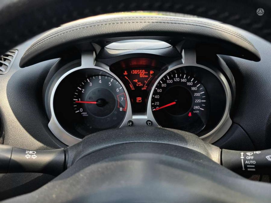 Pelēks Nissan Juke 2017 Šauļi, ar dzinēja tilpumu 1.60 L un nobraukumu 139 tūkst. km par 6700 €, foto 28 vietnē AUTOMOTO.COM.LV