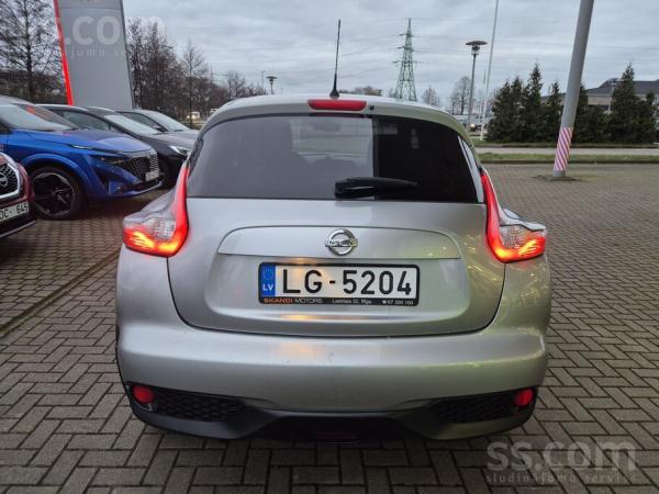 Grey Nissan Juke 2018 in Liepaja, with an engine capacity of 1.60 L and mileage of 148 thousand km for 7900 €, photo 4 on AUTOMOTO.COM.LV