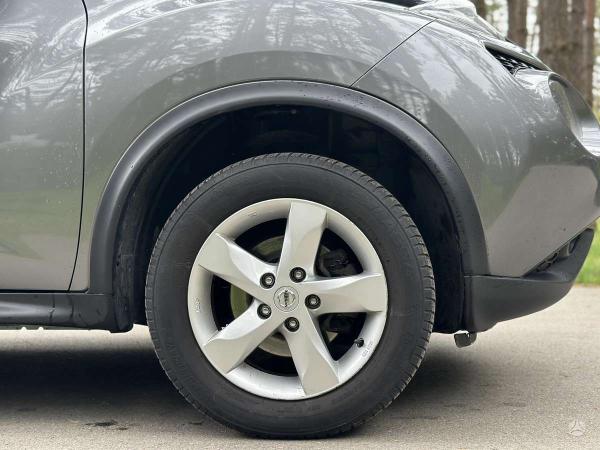 Grey Nissan Juke 2018 in Vilnius, with an engine capacity of 1.60 L and mileage of 110 thousand km for 6450 €, photo 4 on AUTOMOTO.COM.LV