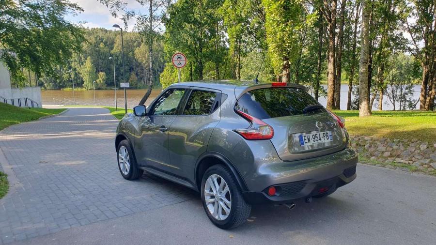 Grey Nissan Juke 2018 in Plunge, with an engine capacity of 1.46 L and mileage of 156 thousand km for 7400 €, photo 5 on AUTOMOTO.COM.LV