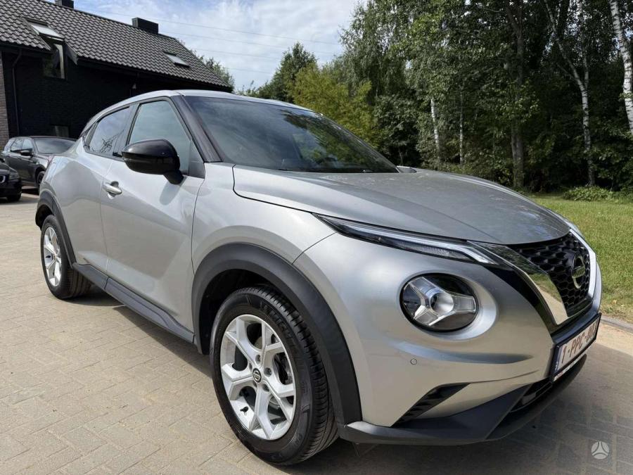 Grey Nissan Juke 2021 in Kaunas, with an engine capacity of 1.00 L and mileage of 180 thousand km for 11100 €, photo 1 on AUTOMOTO.COM.LV