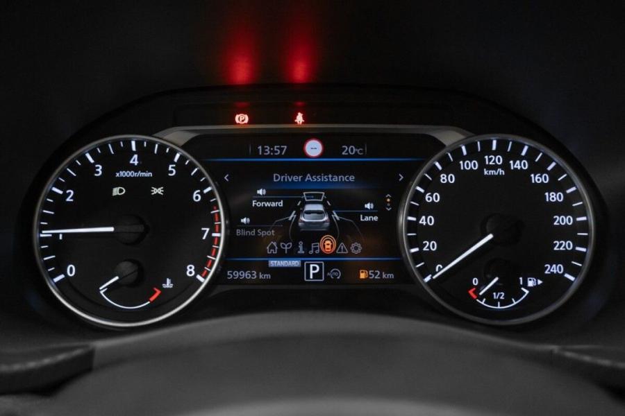 Pelēks Nissan Juke 2021 Viļņa, ar dzinēja tilpumu 1.00 L un nobraukumu 60 tūkst. km par 15500 €, foto 13 vietnē AUTOMOTO.COM.LV
