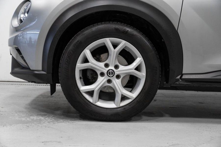 Pelēks Nissan Juke 2021 Viļņa, ar dzinēja tilpumu 1.00 L un nobraukumu 60 tūkst. km par 15500 €, foto 19 vietnē AUTOMOTO.COM.LV
