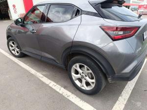 Grey Nissan Juke 2021 in Kaunas, with an engine capacity of 1.00 L and mileage of 57 thousand km for 12300 €, photo 3 on AUTOMOTO.COM.LV